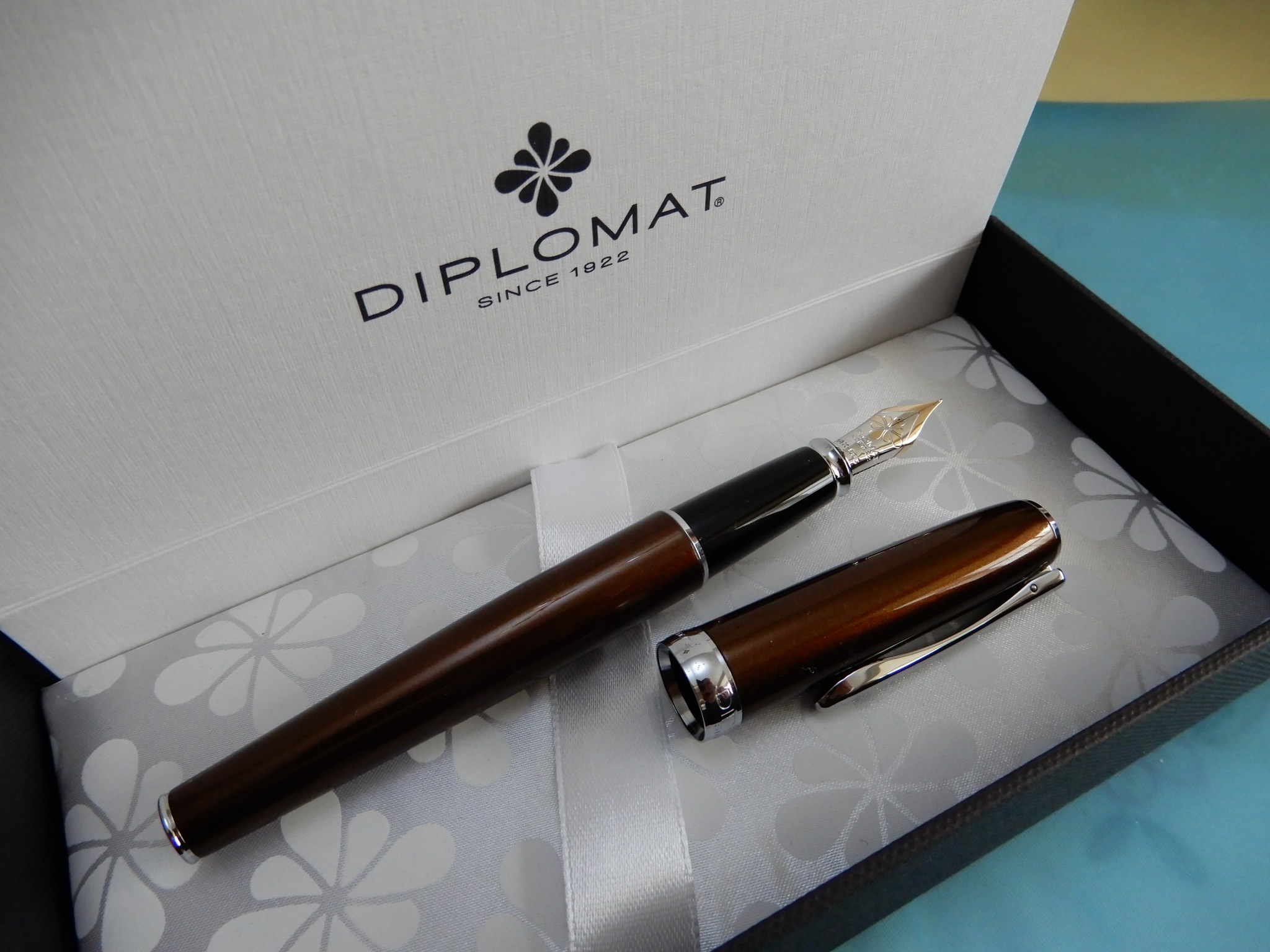 A look at the Diplomat Excellence A2 fountain pen. | Fountain pen blog