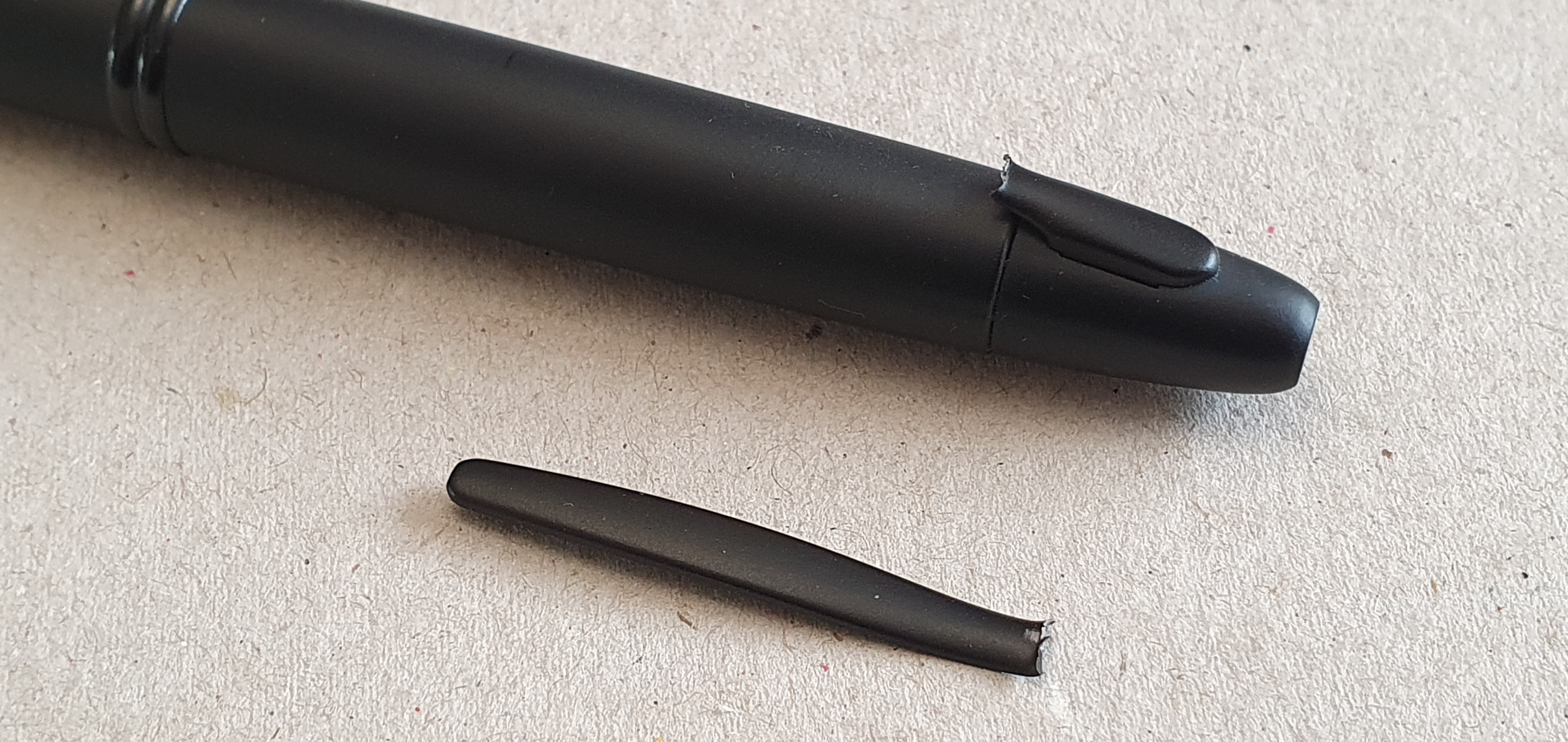 The Pilot Capless: how to turn a pocket clip into a roll-stop ...