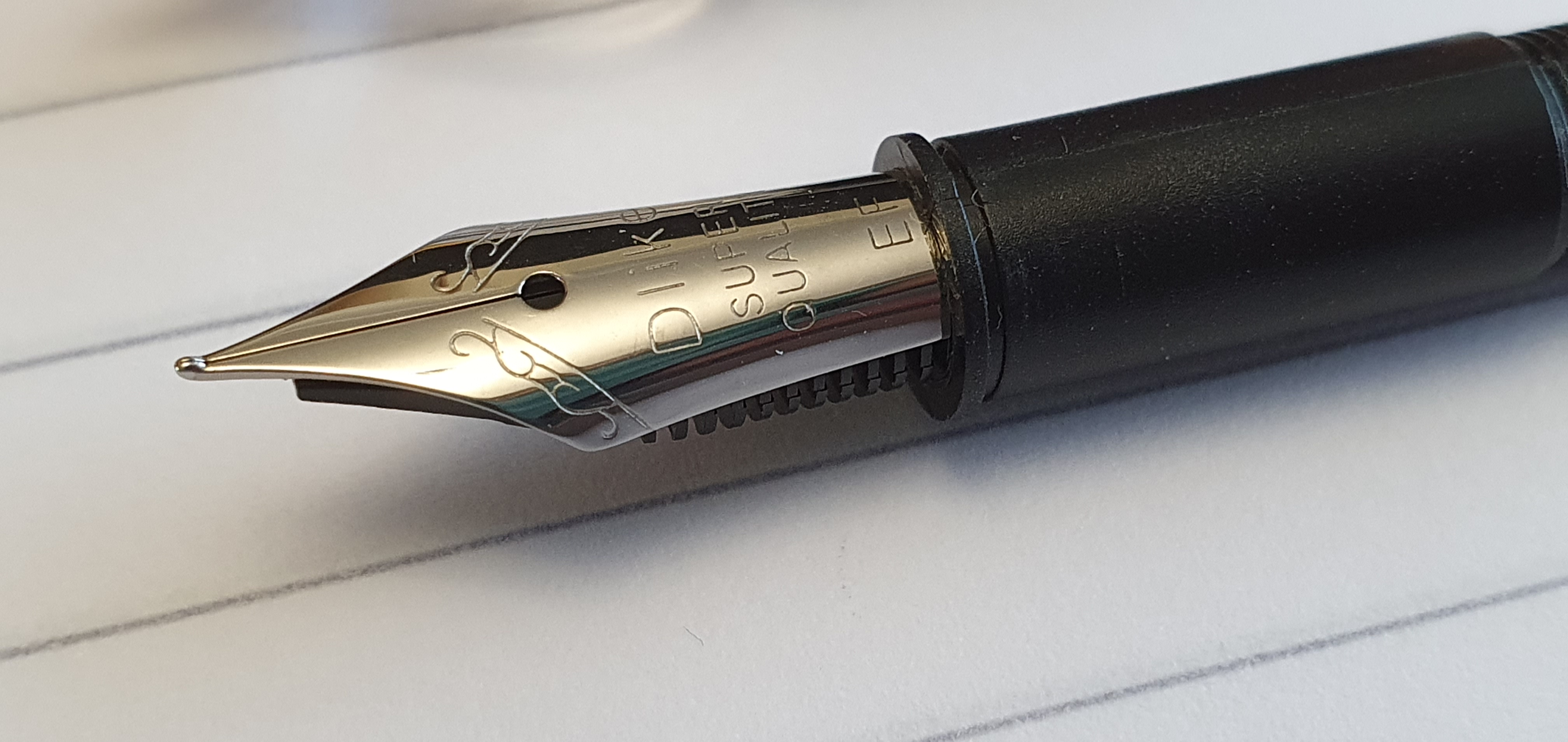 Going for a dip with the Moonman glass nib pen. | Fountain pen blog