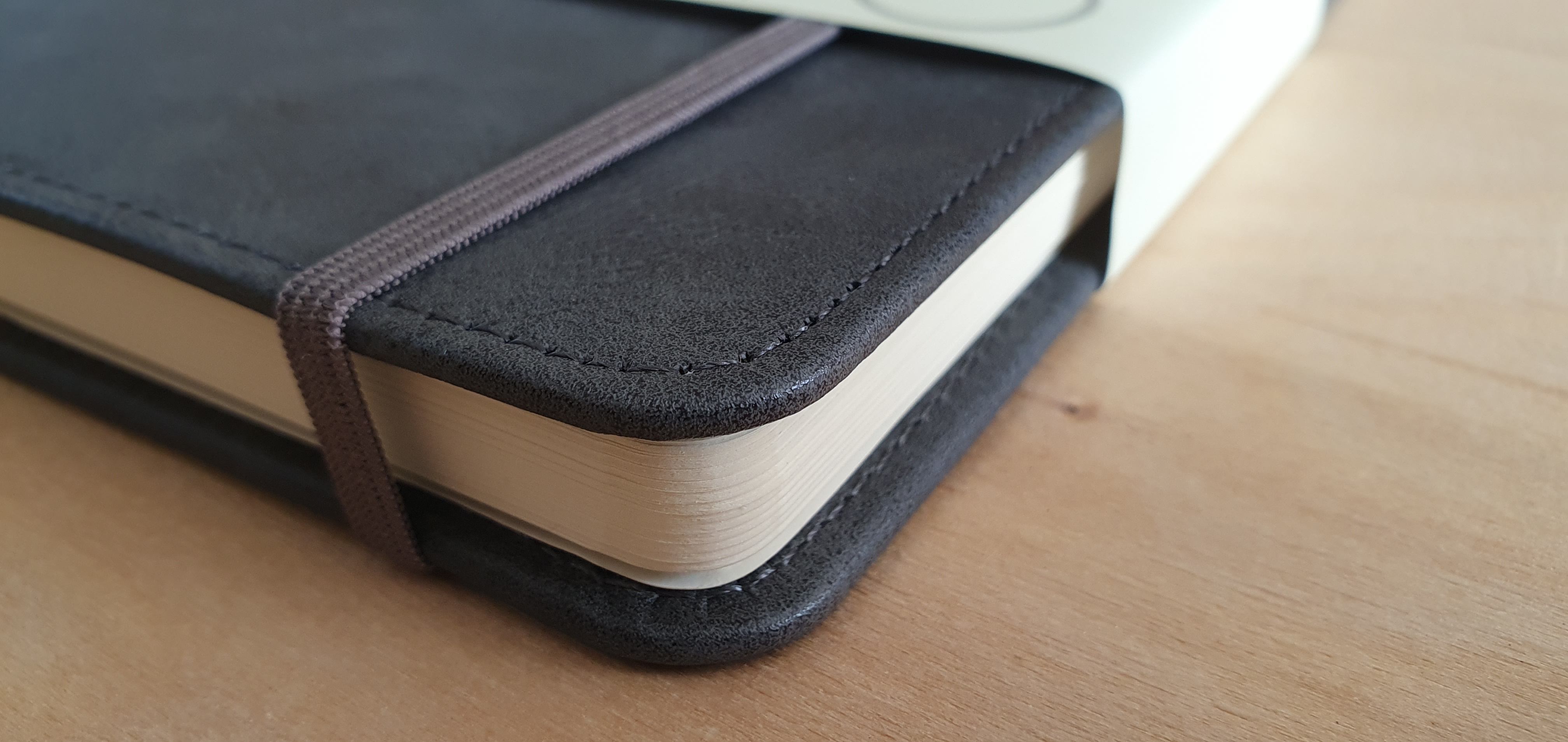Moderno B5 Charcoal notebook review. | Fountain pen blog