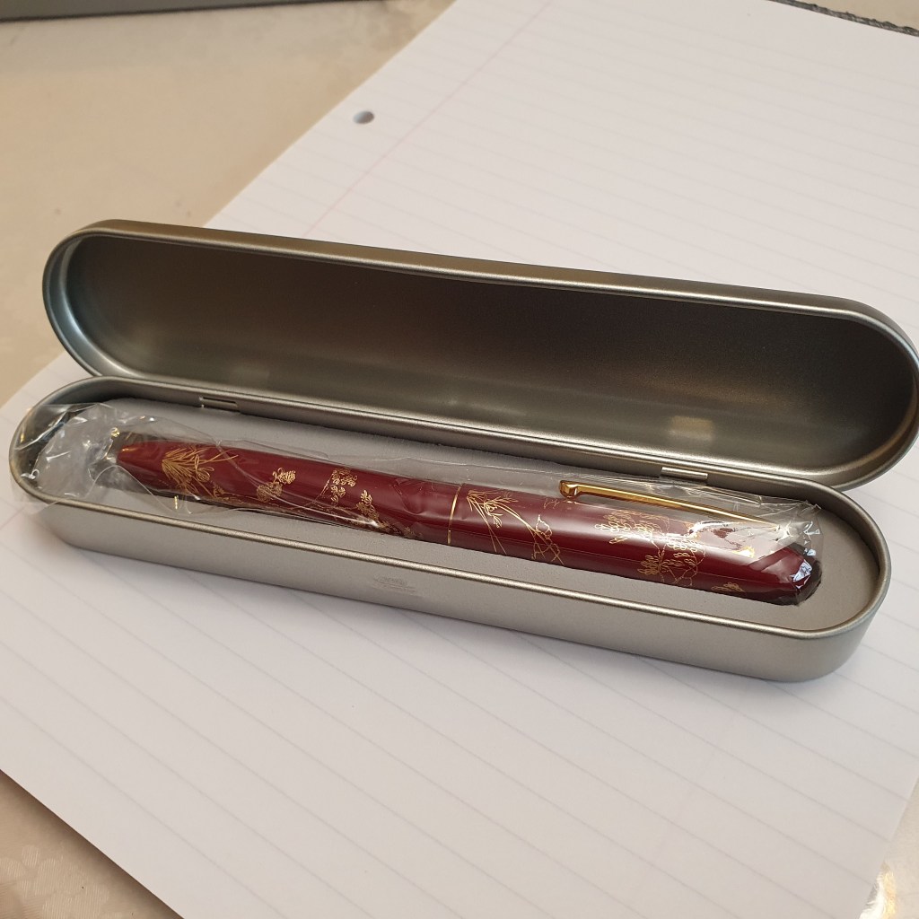 Early thoughts on the Hongdian N23 Year of the Rabbit fountain pen ...